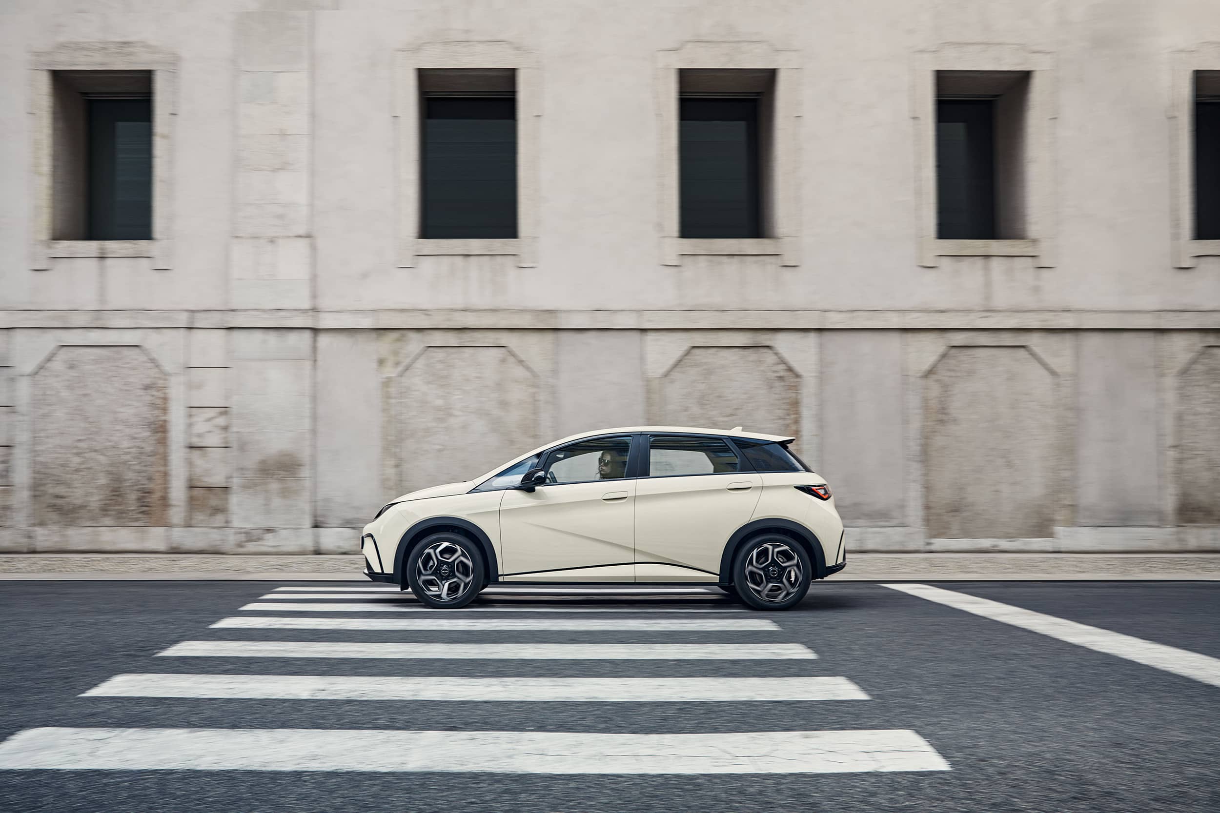 BYD Dolphin VS MG4 : qui remporte la bataille des voitures électriques