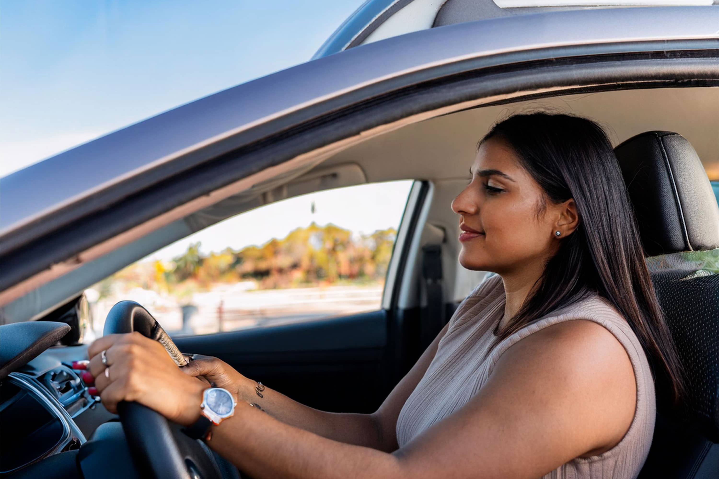 Volant de voiture qui tourne tout seul : causes et solutions